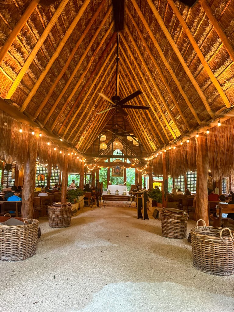 La iglesia más bonita de Cancún; El Santuario María Desatadora de Nudos